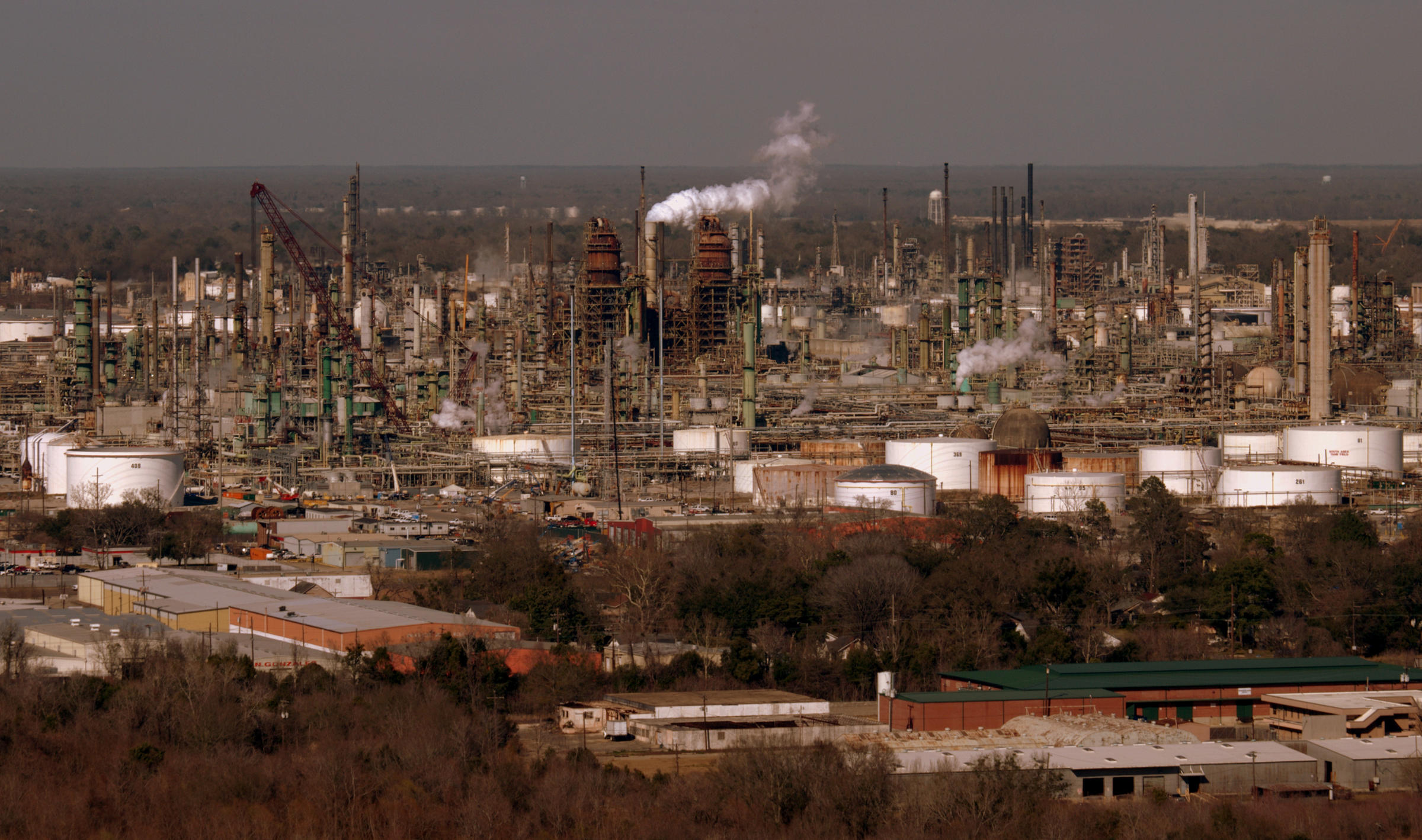 Fire At ExxonMobil's Baton Rouge Refinery Extinguished, No Injuries ...