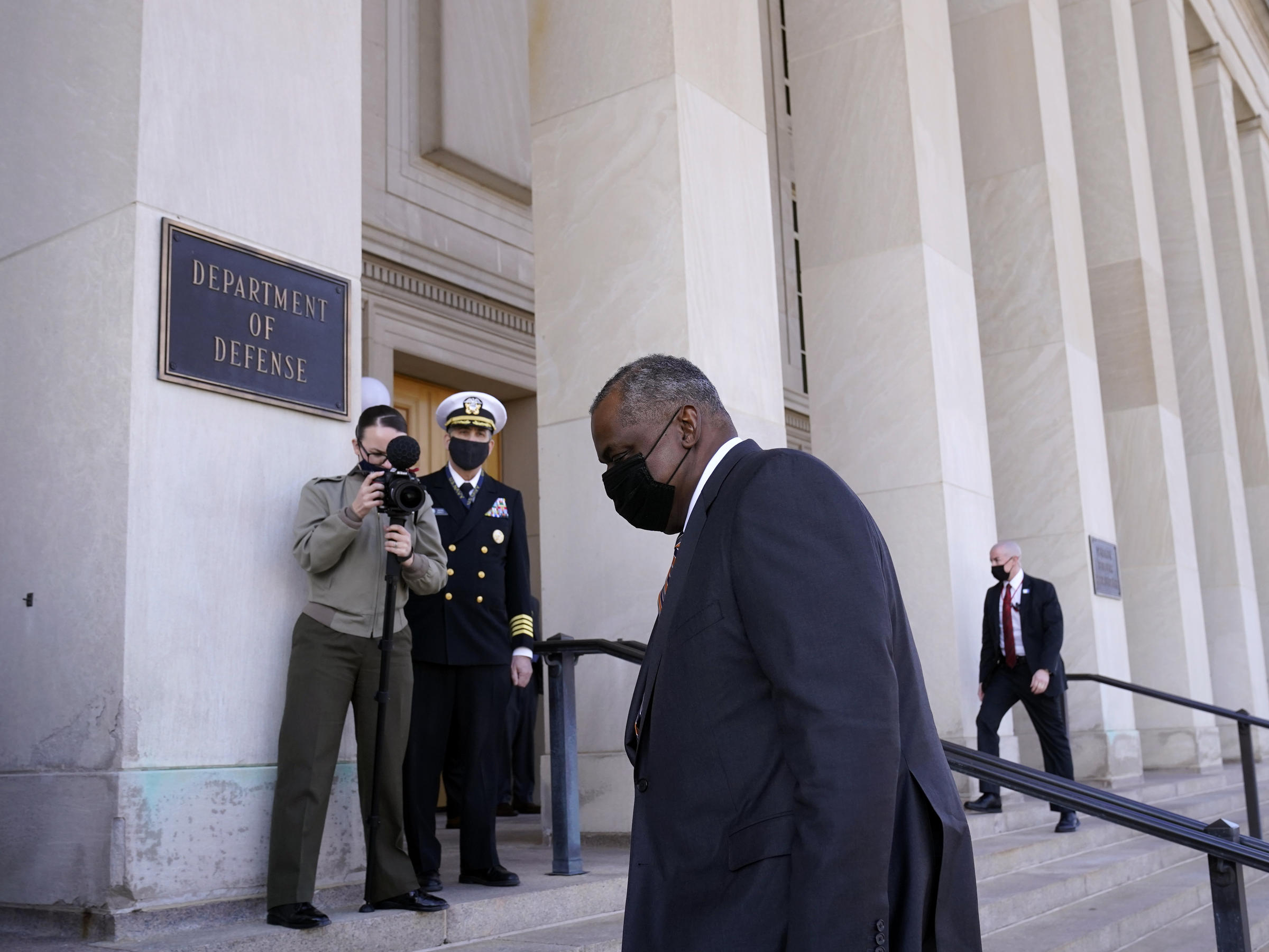 Lloyd Austin Confirmed As Defense Secretary, Becomes 1st Black Pentagon ...