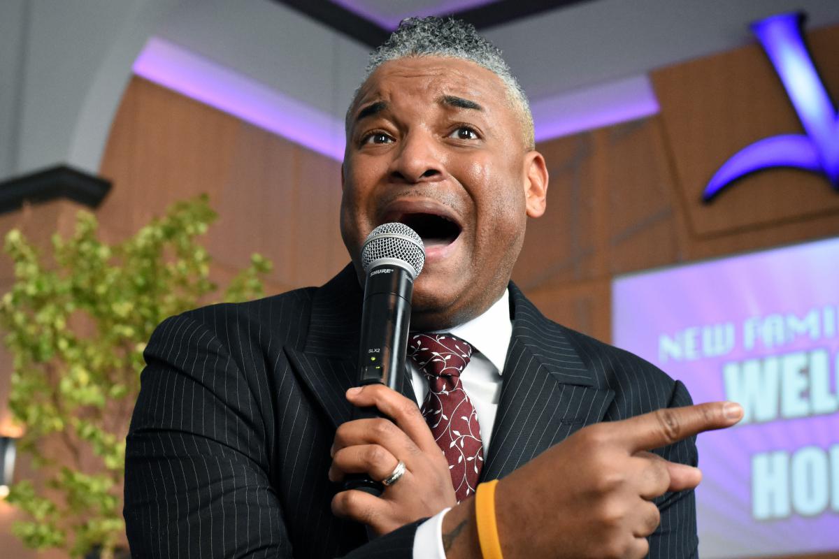 On Confederate Avenue, (Street) Signs May Soon Point To Change ...