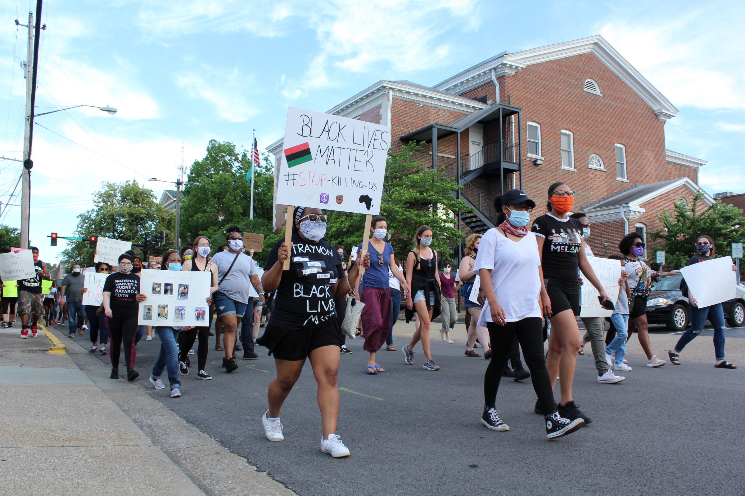 PHOTOS: Bowling Green Marchers Protest Deaths of Unarmed African ... PHOTOS: Bowling Green Marchers Protest Deaths of Unarmed African ...